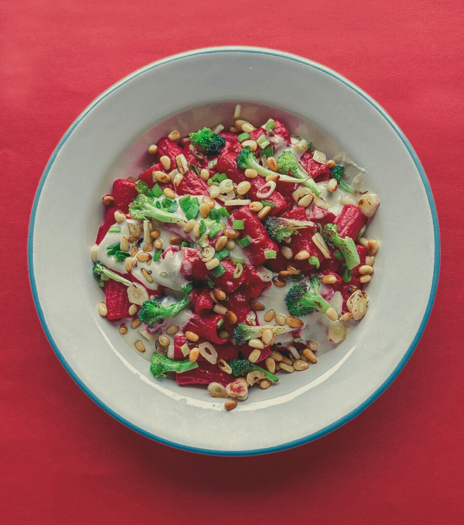 Rigatoni with Roasted Beetroot Pesto – Gurme Vegan